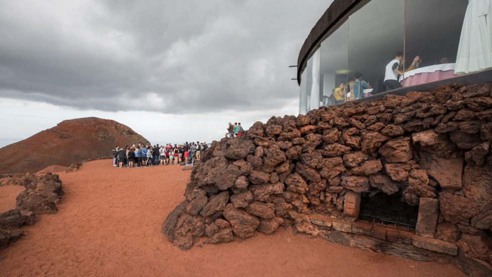 El Diablo Restaurant - Eat food cooked from a volcano - Finally Lost